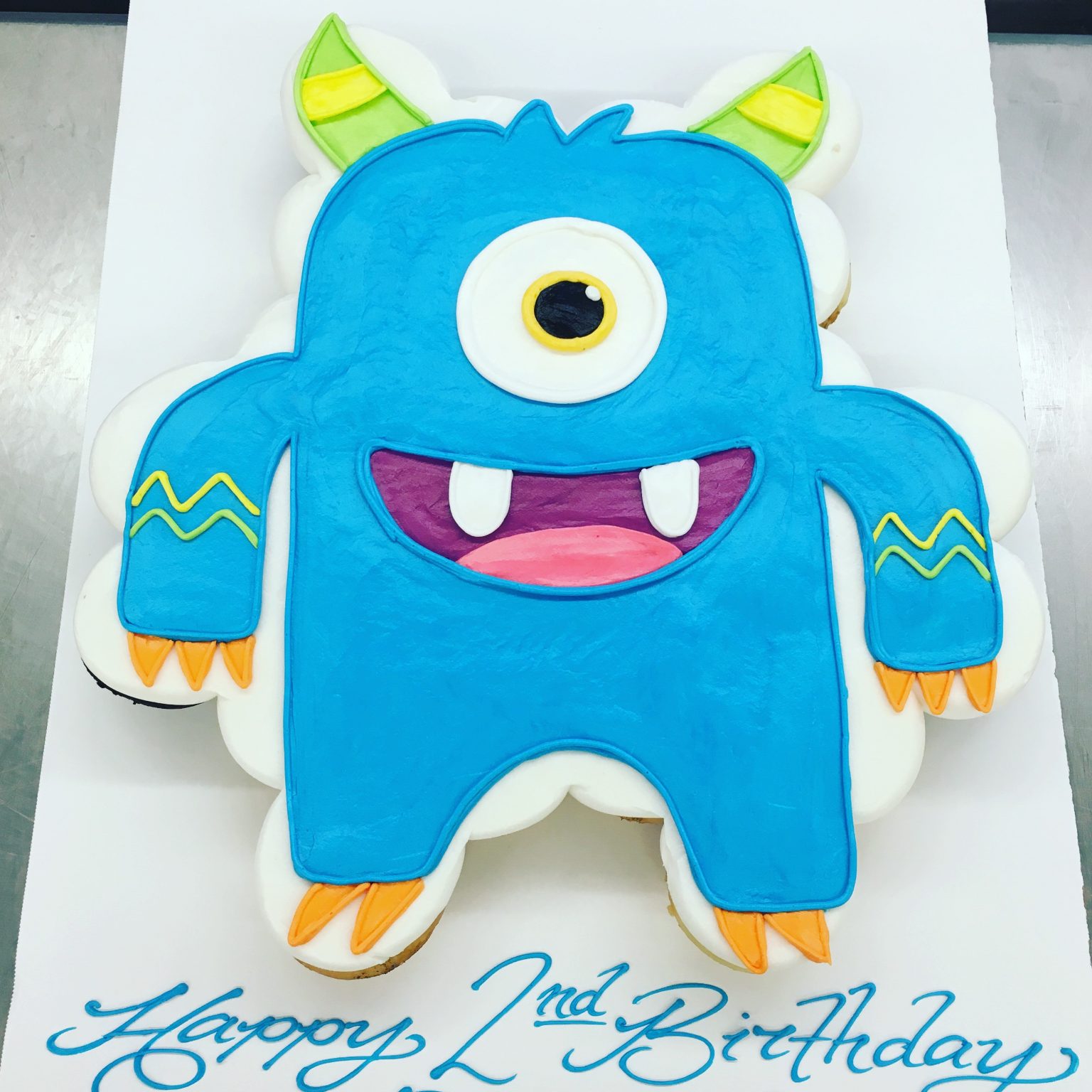 POKÉMON Pikachu2 dz Cupcake Cake - Oakmont Bakery