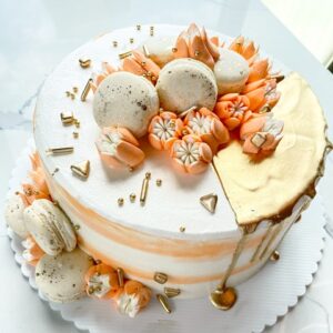 Russian Tips, Drip, & Macarons (Inscription on Board) - We Create ...